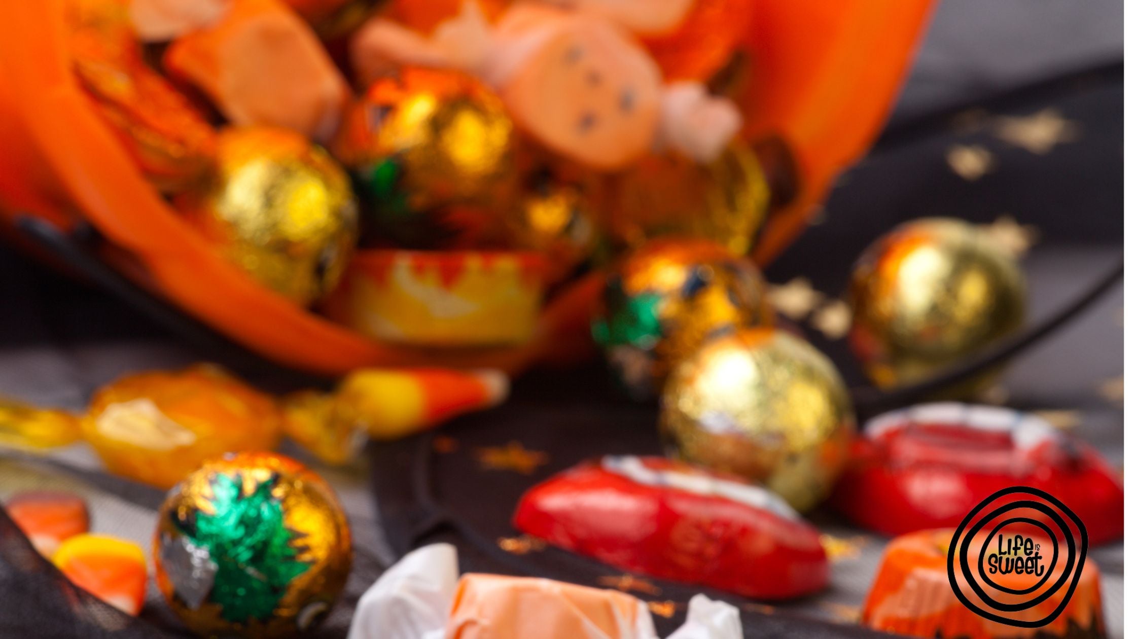 50 Sweet Facts About Your Favorite Halloween Candies – RERLCT